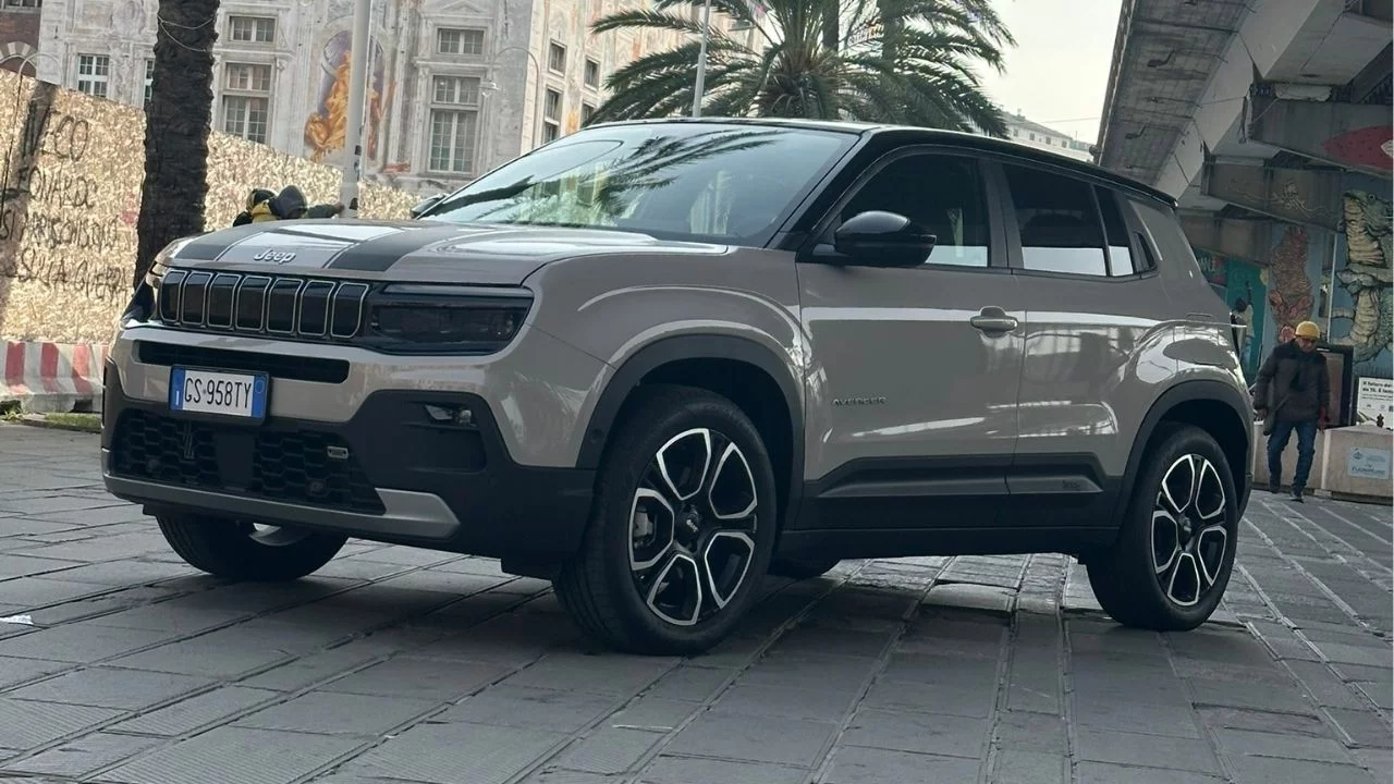 Test Drive Jeep Avenger e-Hybrid: la nostra prova con il Fleet Manager